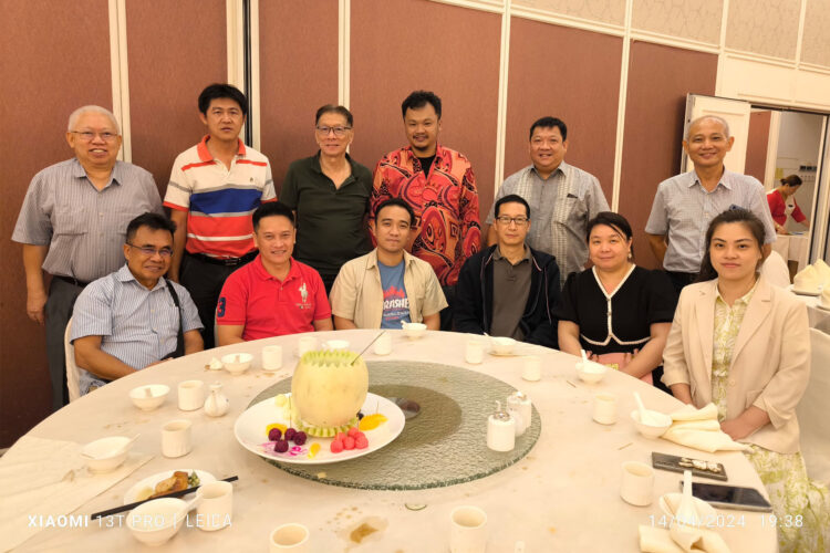 Gathering Dinner with a delegate from China